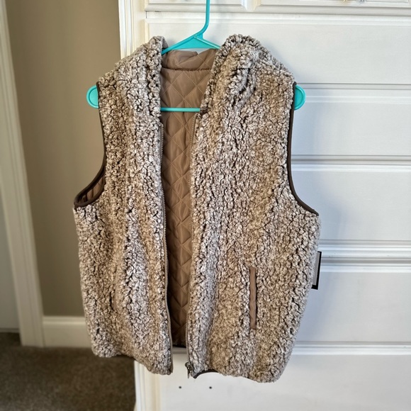 CoffeeShop | Jackets & Coats | Reversible Tan Hooded Vest From Stitch ...